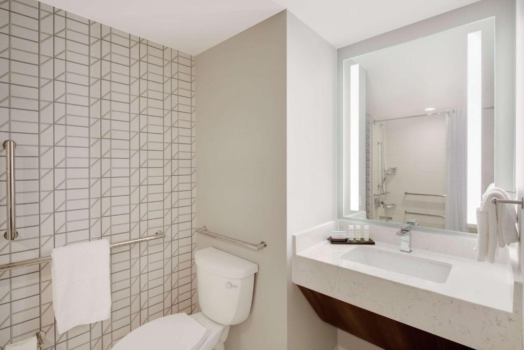 Embassy Suites by Hilton Atlanta Perimeter Center, Atlanta (updated ...