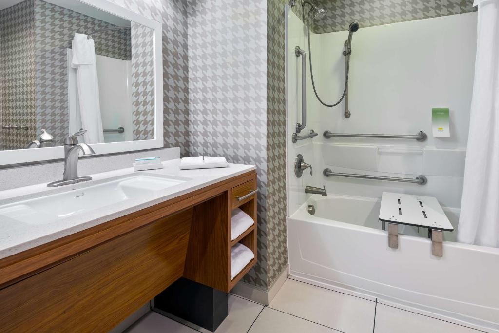 Home2 Suites by Hilton Charleston Airport Convention Center, SC ...