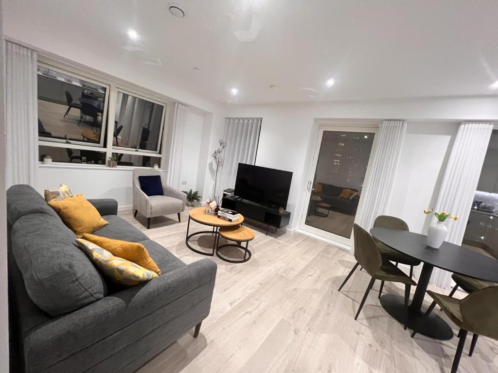 Luxury 2-bed Flat Canning Town, London (updated prices 2024)