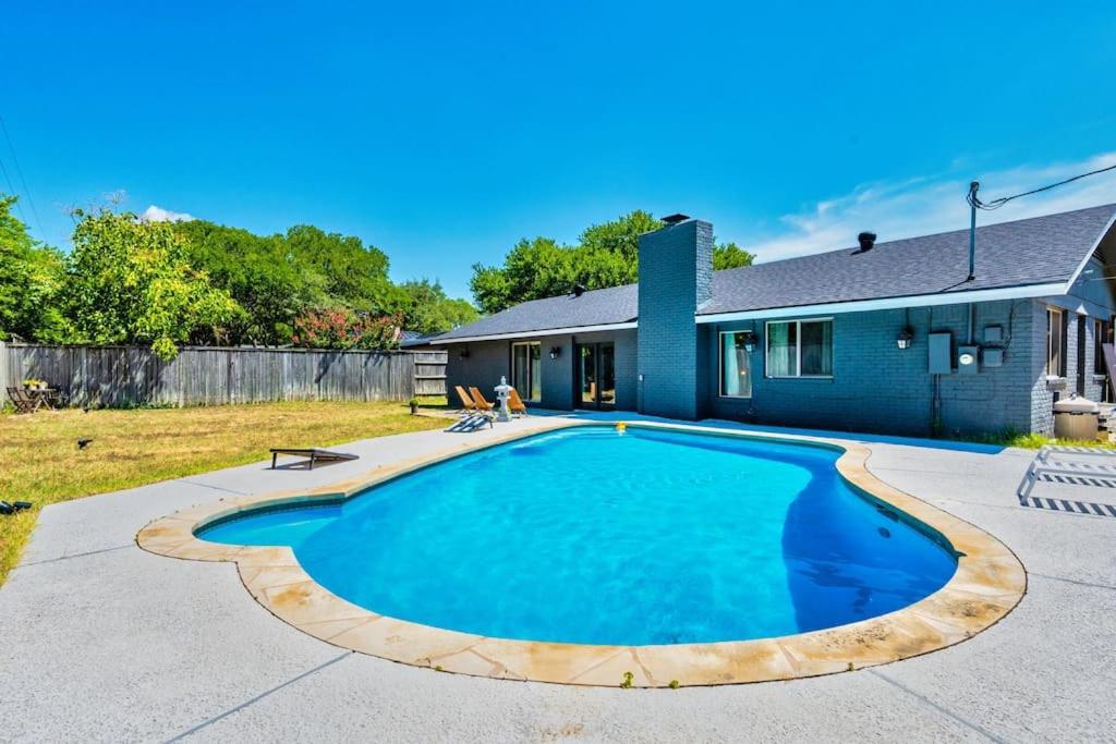 The Sinatra - Fun 5BD Home Huge Pool Game Room, Round Rock (updated ...