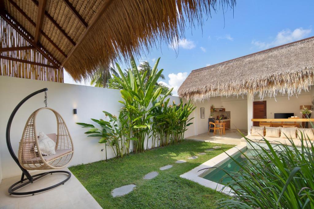 Palm Merah Villas - Private pool, Selong Belanak - Harga Terbaru 2023