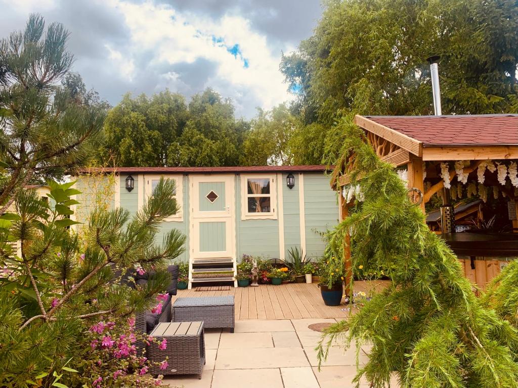 Alice’s Garden @ Bleak House Farm, York (updated prices 2025)