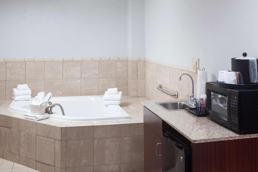 Hampton Inn & Suites Oklahoma City-Bricktown, Oklahoma City (updated ...