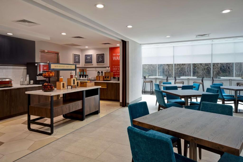Hampton Inn NY-JFK, Queens (updated prices 2025)