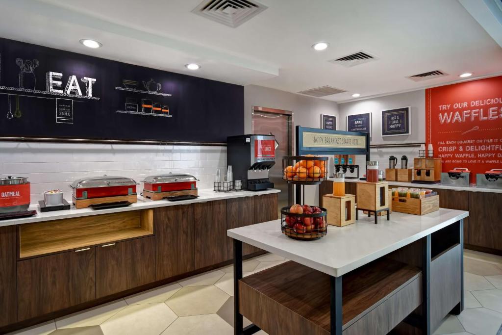 Hampton Inn NY-JFK, Queens (updated prices 2025)