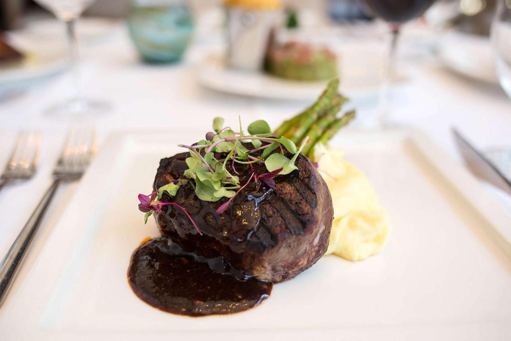 Waterstone Resort & Marina Boca Raton, Curio Collection by Hilton, Boca ...