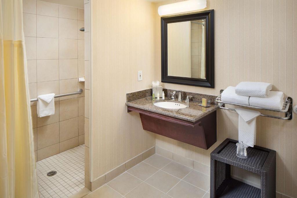 DoubleTree by Hilton Los Angeles/Commerce, Commerce (updated prices 2025)