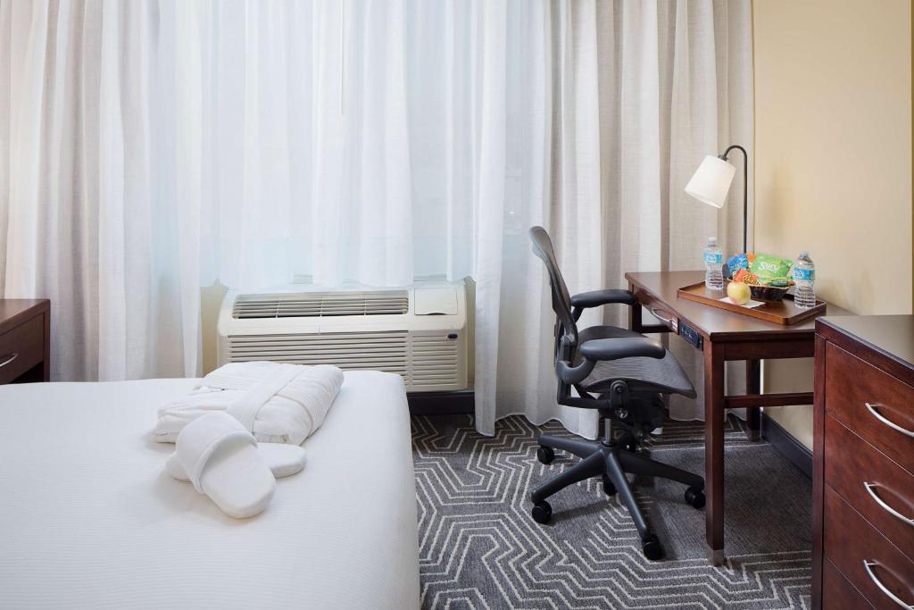 DoubleTree by Hilton Los Angeles/Commerce, Commerce (updated prices 2025)