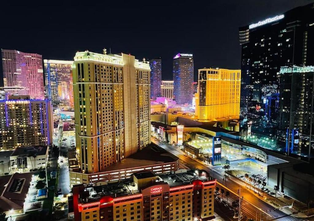STRIP VIEW STUDIO WITH BALCONY, F27 the Signature at MGM Grand, Las Vegas (updated prices 2024)
