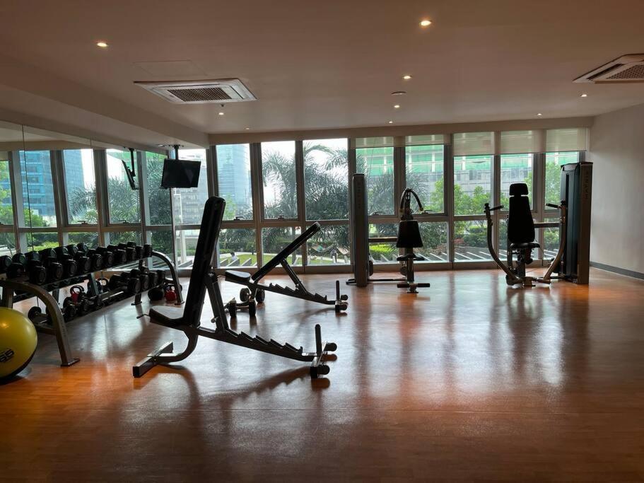 BGC Uptown Mall Suite, Manila – Updated 2023 Prices