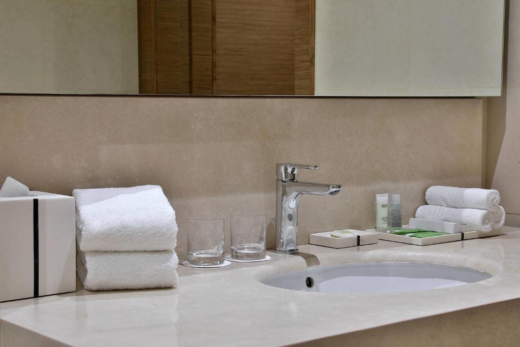 Courtyard by Marriott Riyadh Northern Ring Road, Riyadh (updated prices ...