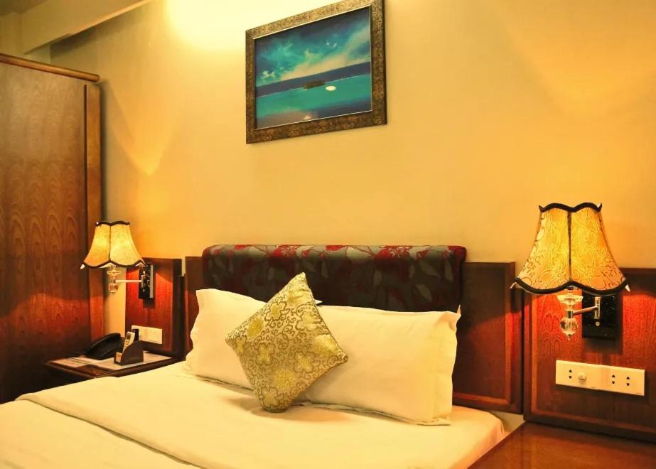 Hoa Hồng Hotel 2 - 102 Xã Đàn - by Bay Luxury (Vietnam Hanói) - Booking.com