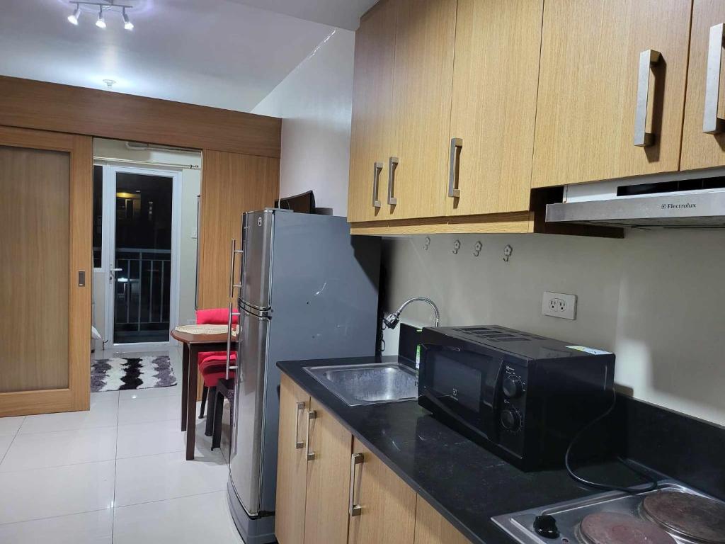 1 Bedroom with Balcony Shell Residences near Mall of Asia MOA Pasay ...