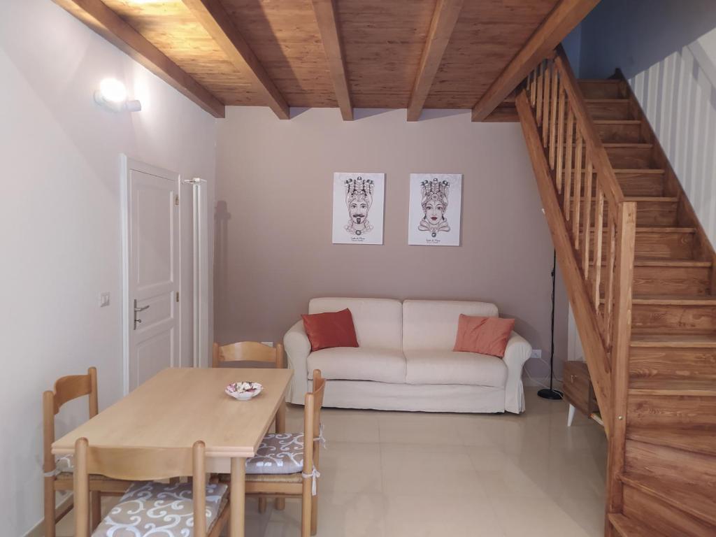 Home sweet home, Melilli (updated prices 2025)