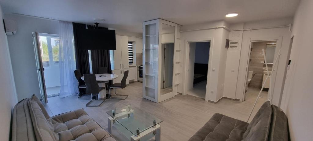 Studio Lux Maya, Slatina (updated prices 2025)