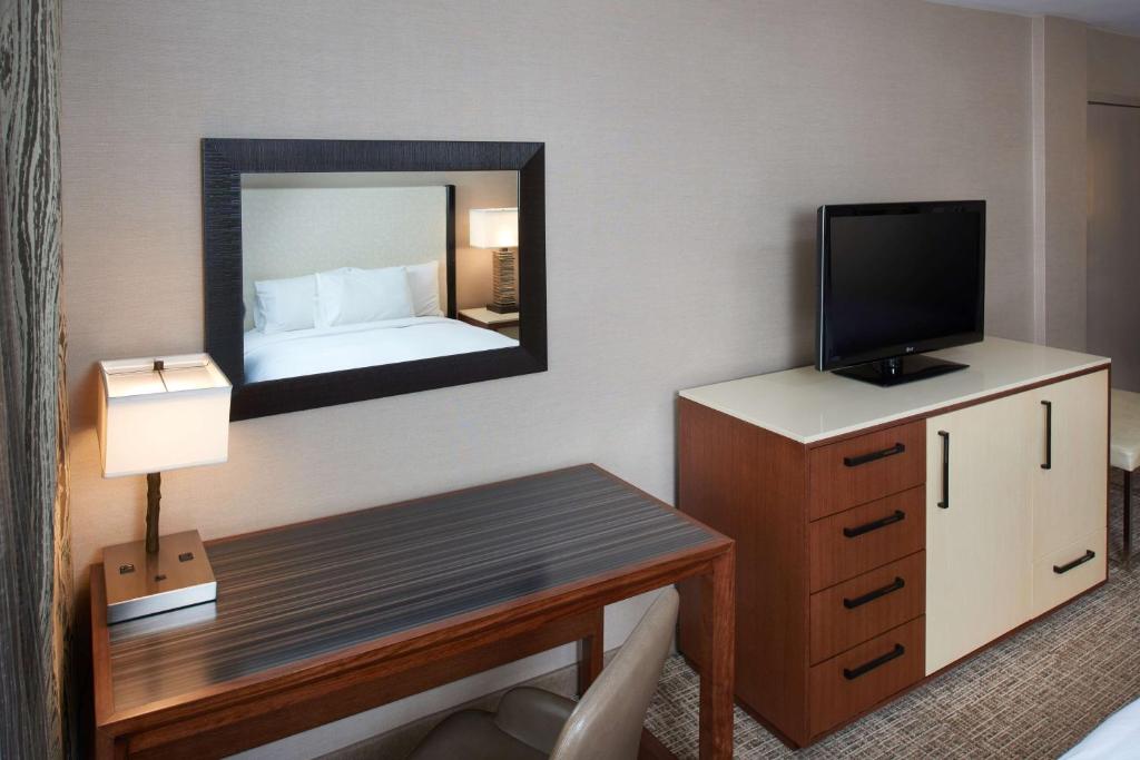 DoubleTree by Hilton Fresno Convention Center, Fresno (updated prices 2025)