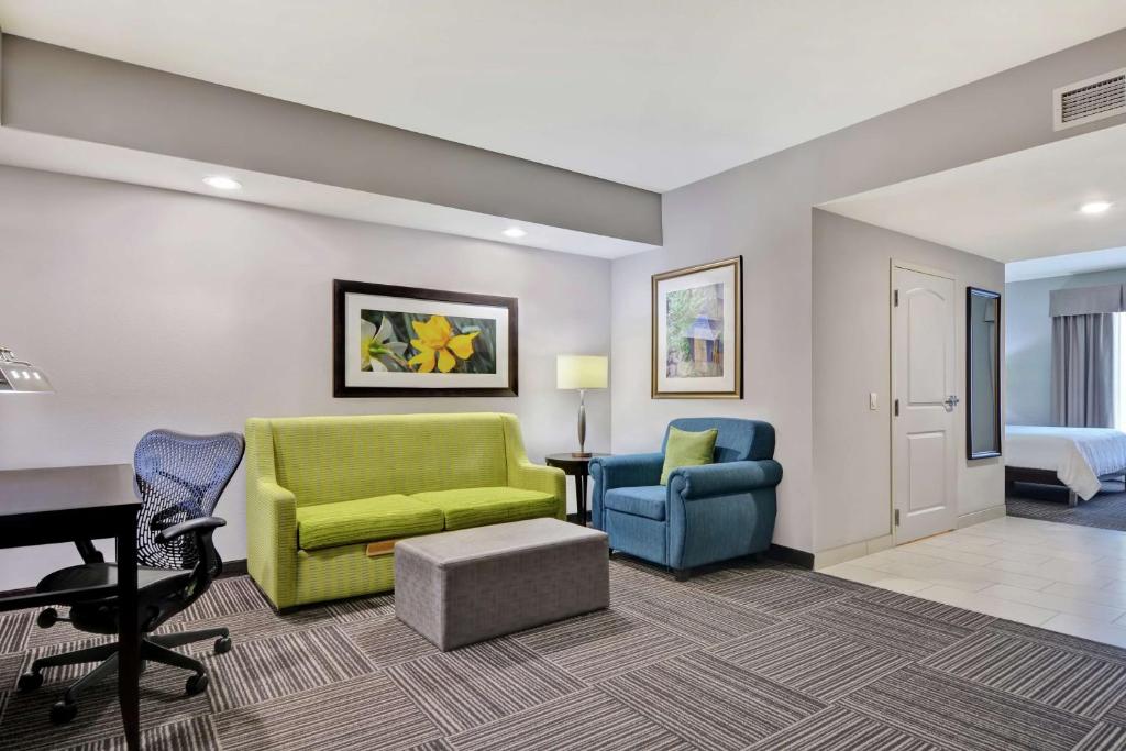 Hilton Garden Inn and Fayetteville Convention Center, Fayetteville ...