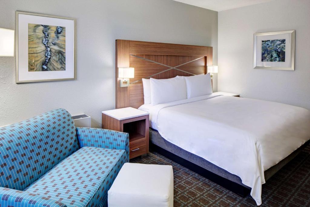 DoubleTree by Hilton Milwaukee Downtown, Milwaukee (updated prices 2025)