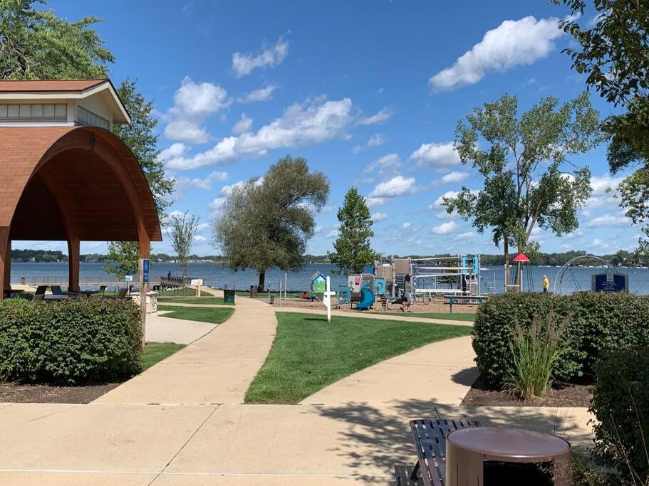 Charming and Happy Walled Lake MI Cottage, Novi (updated prices 2024)