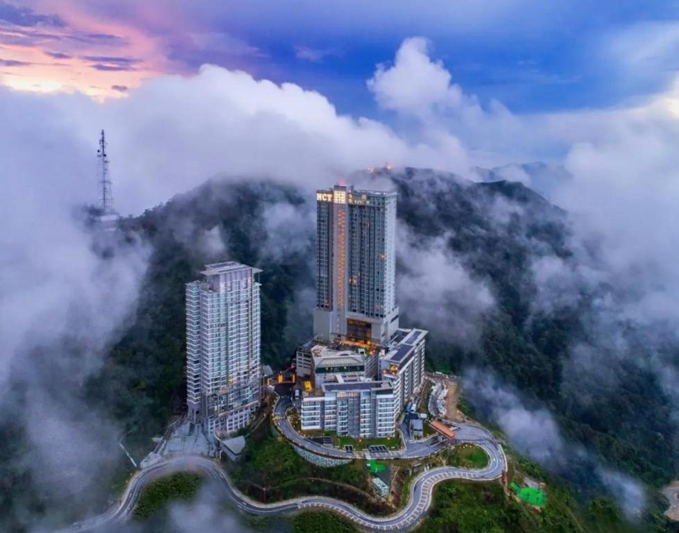 Hilltop Cloud View Genting Luxury Suite, Genting Highlands – Updated ...