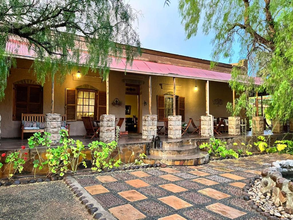 The Vale Karoo Farm, Nelspoort (updated prices 2025)