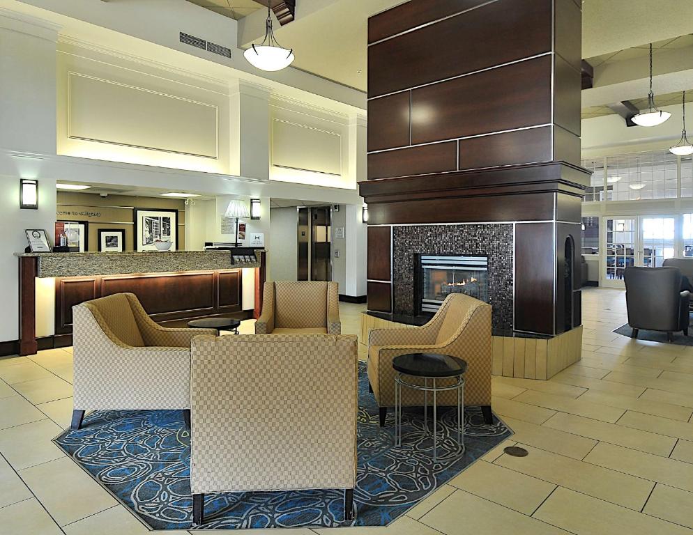 Hampton Inn & Suites by Hilton Calgary-Airport, Calgary (updated prices ...