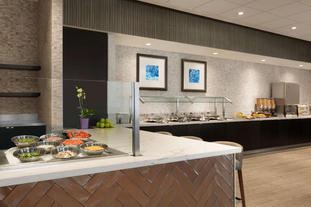 Embassy Suites By Hilton Toronto Airport, Toronto (updated prices 2025)
