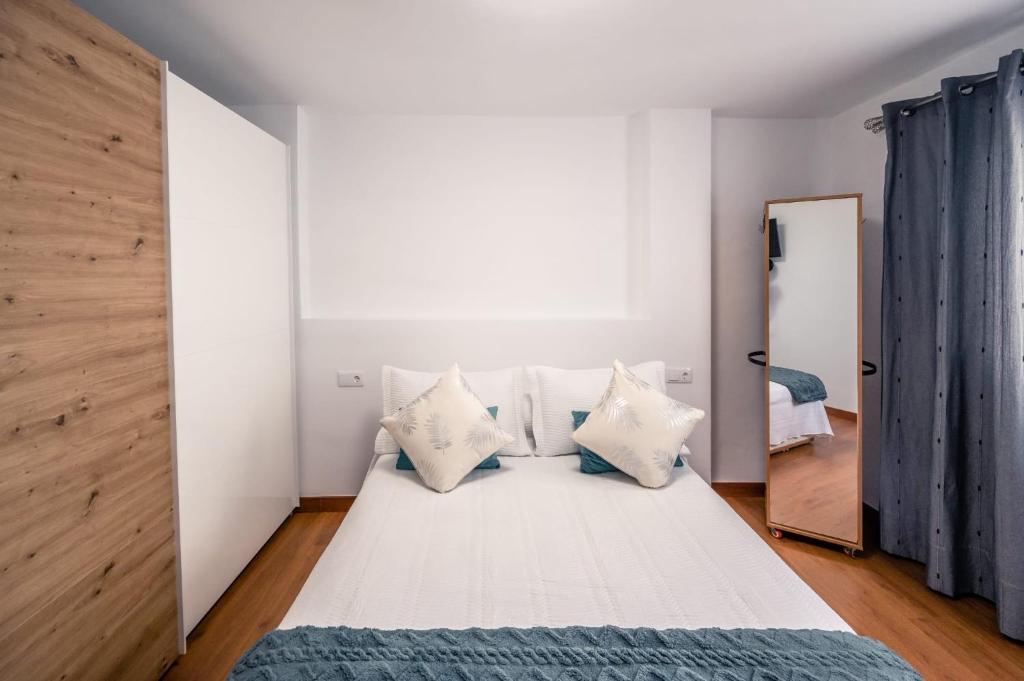 Two Red MoonS - SuiteTrails