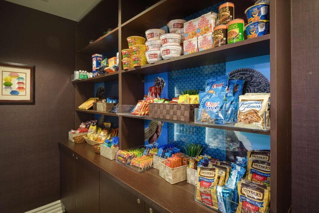 Hampton Inn San Francisco Airport, South San Francisco (updated prices ...