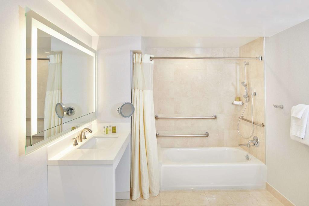 DoubleTree by Hilton Torrance - South Bay, Torrance (updated prices 2025)