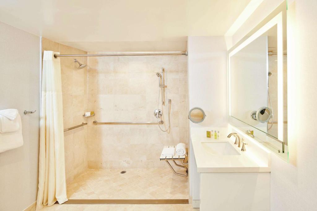 DoubleTree by Hilton Torrance - South Bay, Torrance (updated prices 2025)