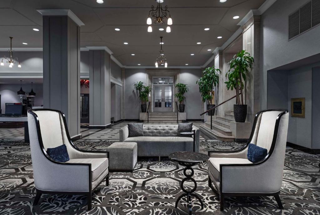 DoubleTree Suites by Hilton Hotel Detroit Downtown - Fort Shelby ...