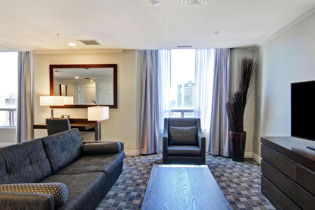 DoubleTree by Hilton Toronto Downtown, Toronto (updated prices 2025)