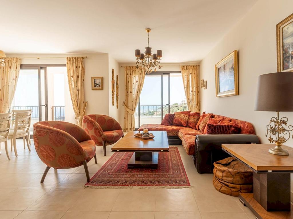 Pass the Keys Espectacular atico con vista a todo Marbella, Marbella ...