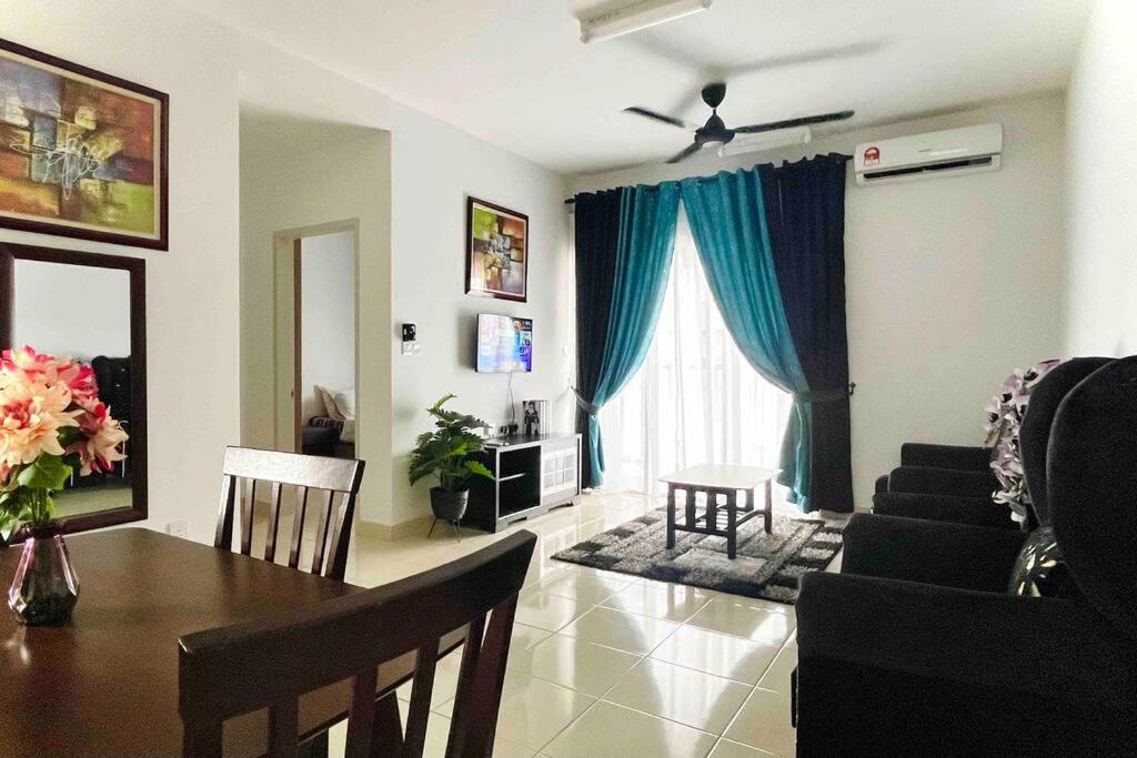 Alanis Suite Deluxe With Balcony @ KLIA City, Sepang (updated prices 2025)