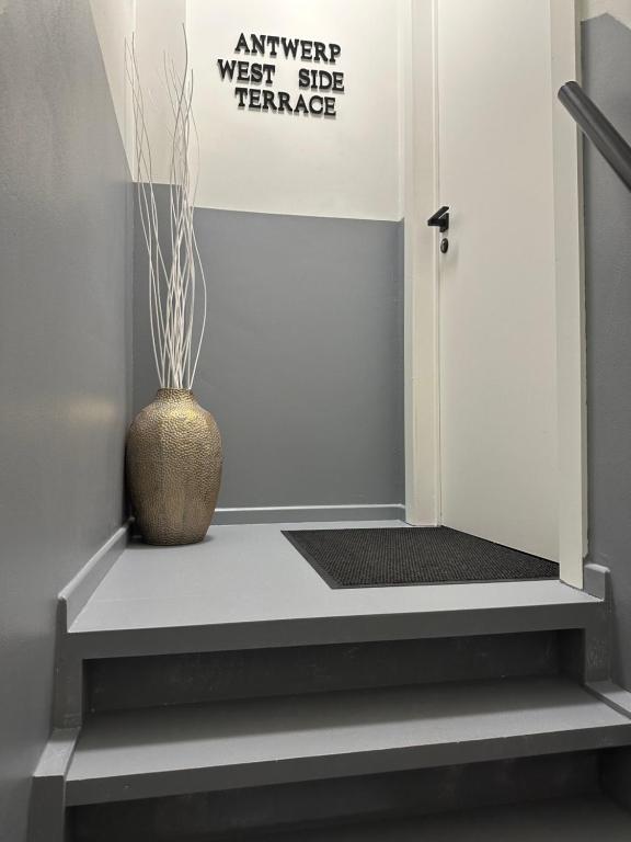 Antwerp West Side, TERRACE, Zwijndrecht – Tarifs 2023