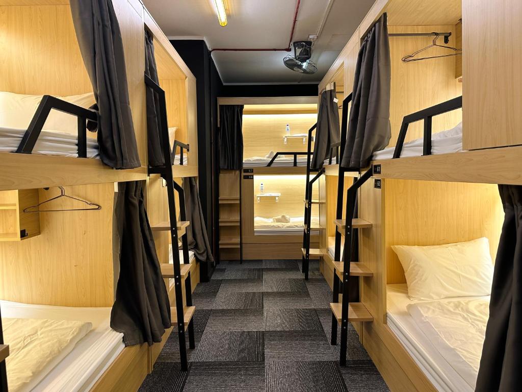 THE ROOM Capsule Hotel, Singapore (updated prices 2025)