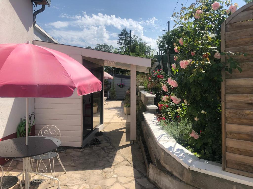 MAISON DES LILAS, Bellerive-sur-Allier (updated prices 2026)