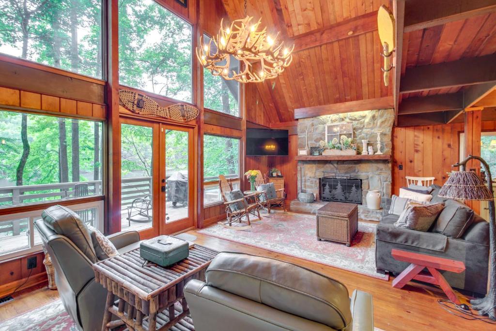 Ellijay Vacation Rental with Hot Tub and Lake Access!, Ellijay (updated ...