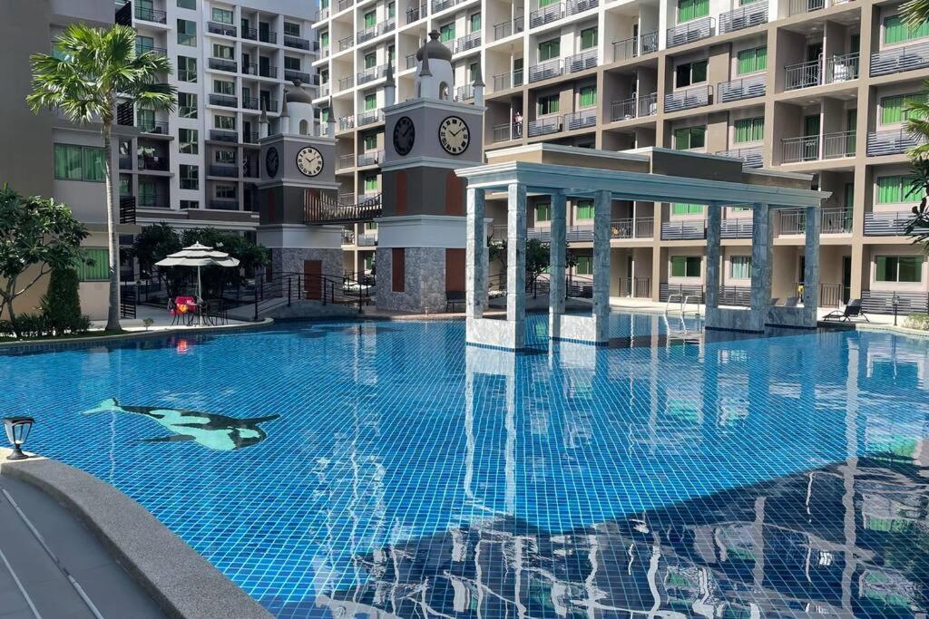 Exclusive Arcadia Condo - Amazing Pools, Gardens, Waterfalls, Gym ...