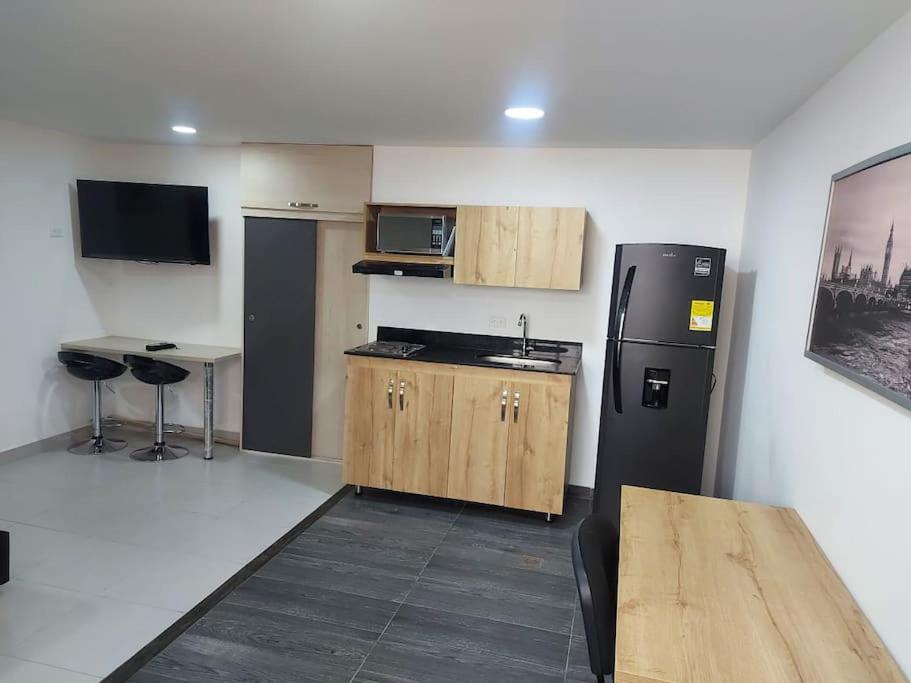 Loft Vibrante en el Centro de Medellín - 504, Medellín (updated prices ...