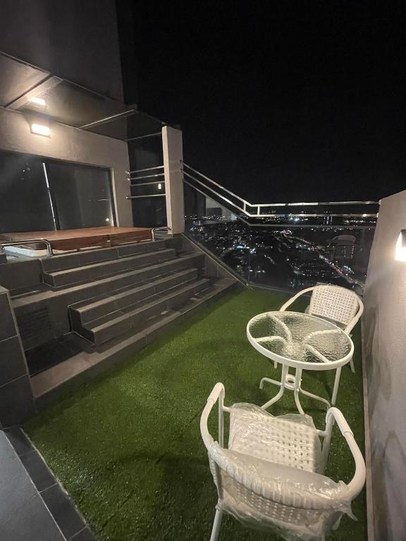 Imperio Residence Melaka - Private Jacuzzi with Seacityview stay with ...