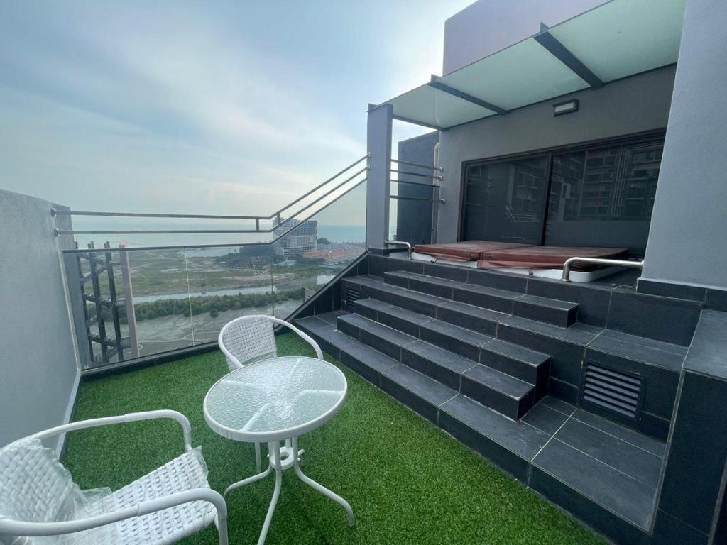 Imperio Residence Melaka - Private Jacuzzi with Seacityview stay with ...