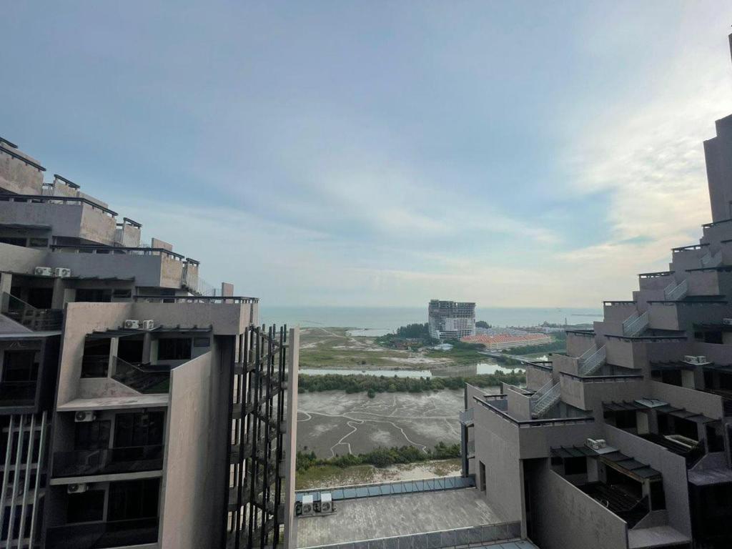 Imperio Residence Melaka - Private Jacuzzi with Seacityview stay with ...