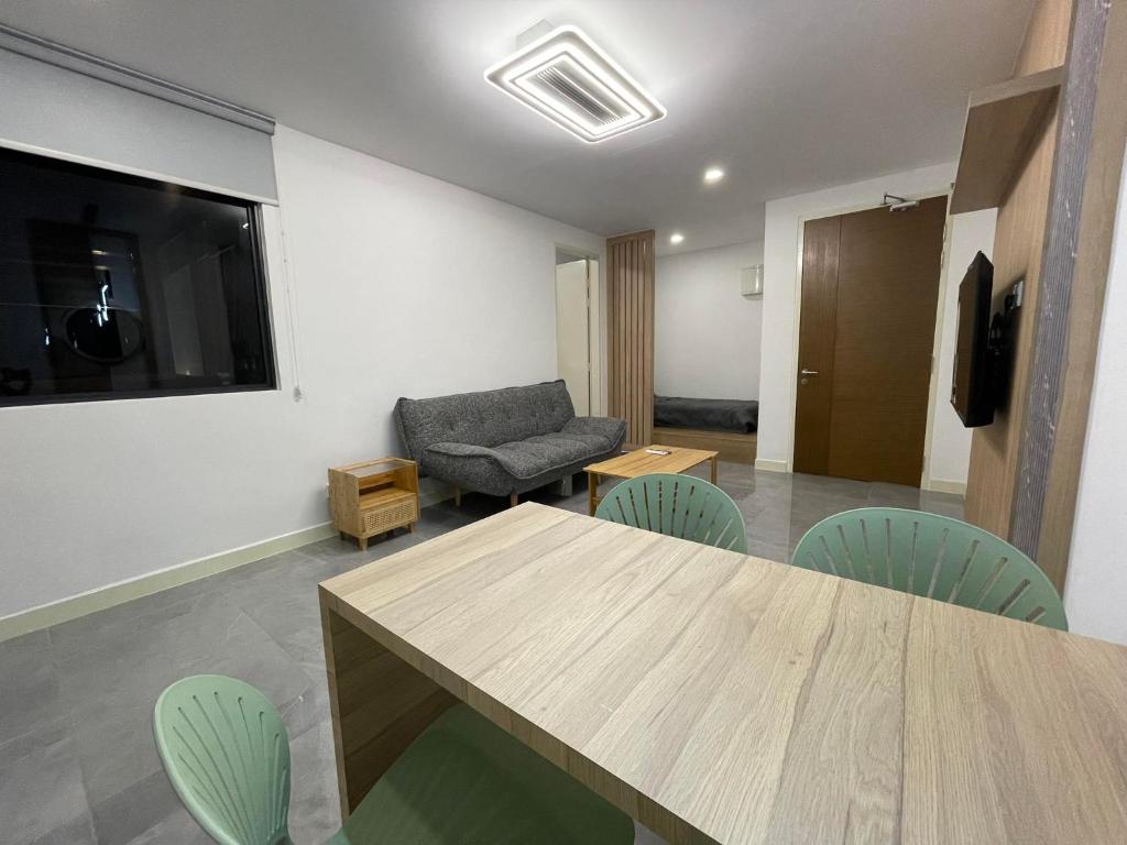 Imperio Residence Melaka - Private Jacuzzi with Seacityview stay with ...