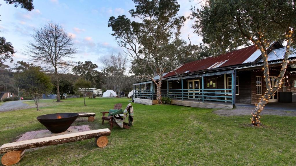 Mingling Waters, Nowa Nowa (updated prices 2026)