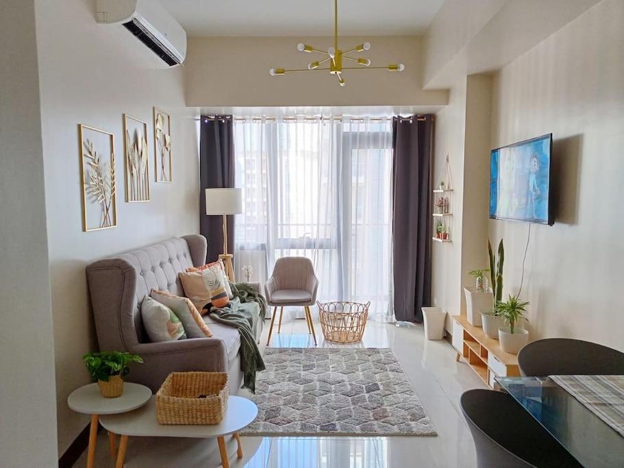 Beautiful High End Condo in City Center, Manila, Manila (updated prices ...