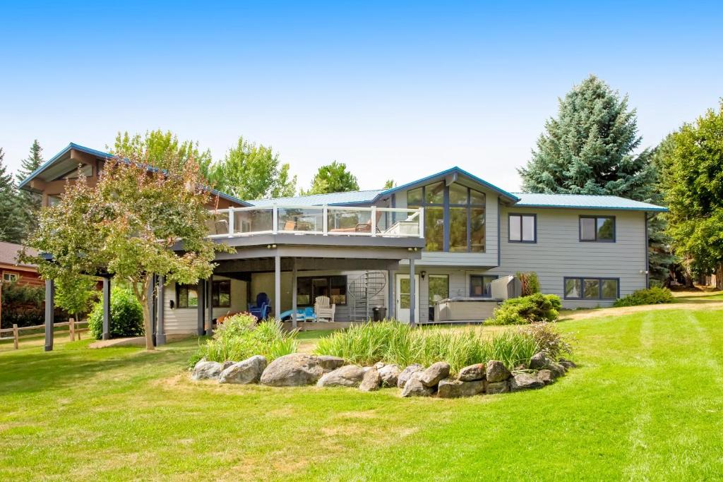 Lazy K on Peaceful Bay - Lake House, Lakeside (updated prices 2026)