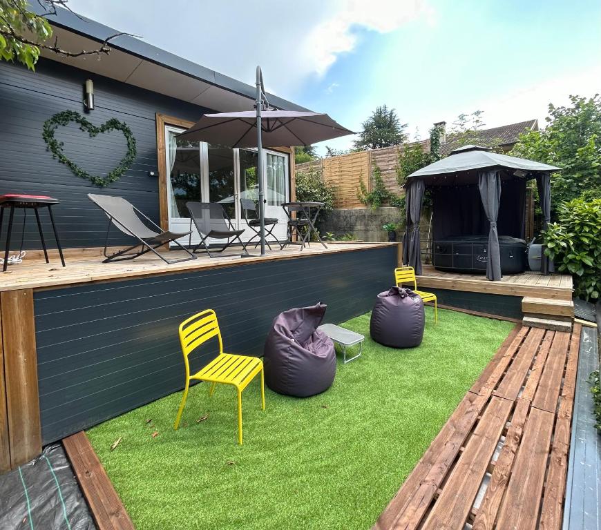 The Tiny home avec jacuzzi 5 min du lac du Bourget 10 min d Aix les ...