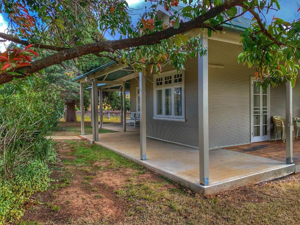 Roma Cottage on Roma Orchard, Moonan Flat (updated prices 2025)